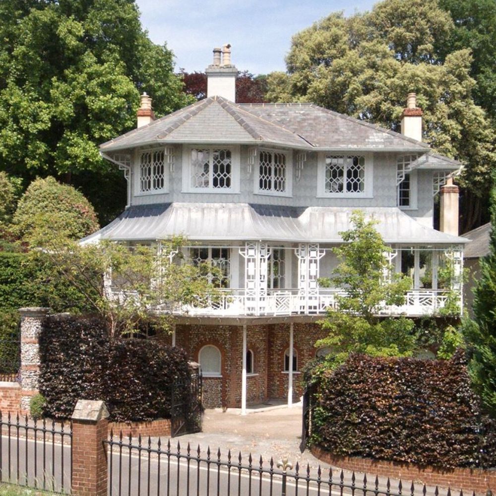 Take a turn around the magnificent Pagoda House | Ideal Home