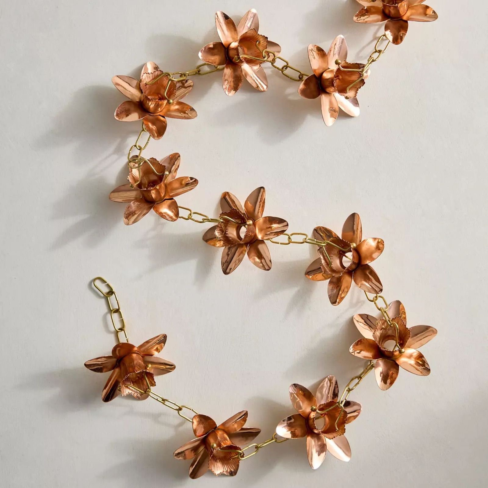 This $20 Walmart Rain Chain Has Rave Reviews | Gardening Know How