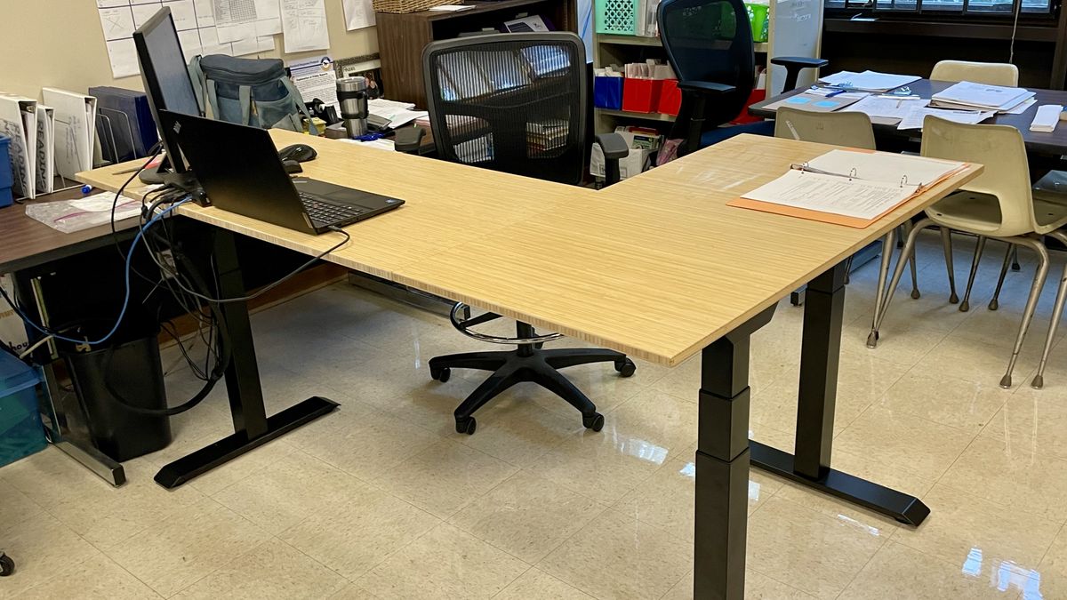 FlexiSpot E7L Pro L-shaped standing desk review | TechRadar