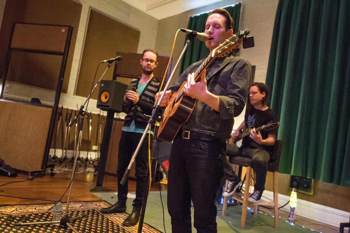 Ash launch new single with two secret shows | Louder