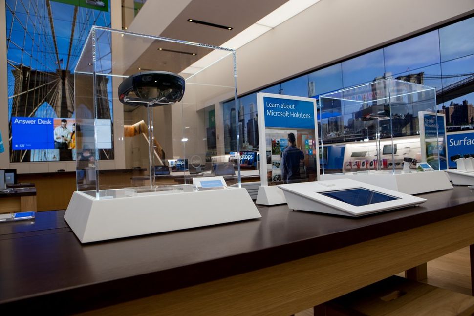 Microsoft prepares to open company's first flagship store in New York ...