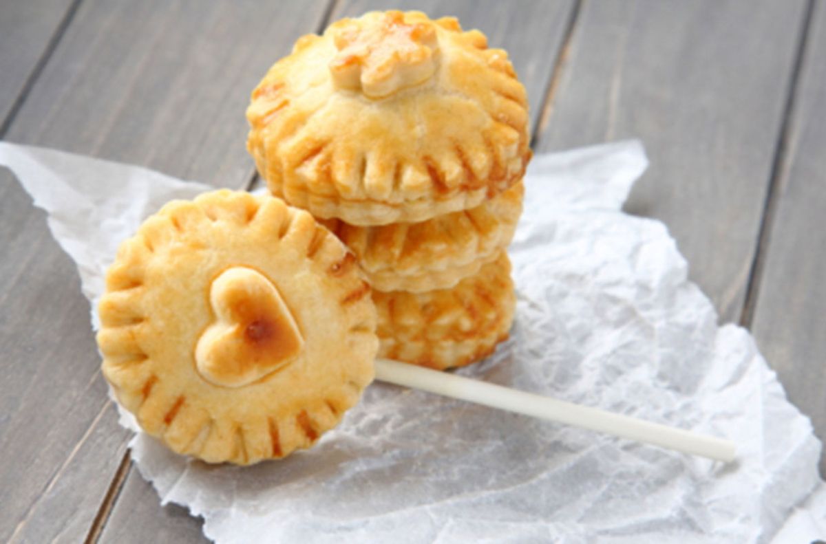 Apple pie pops | Dessert Recipes | GoodtoKnow