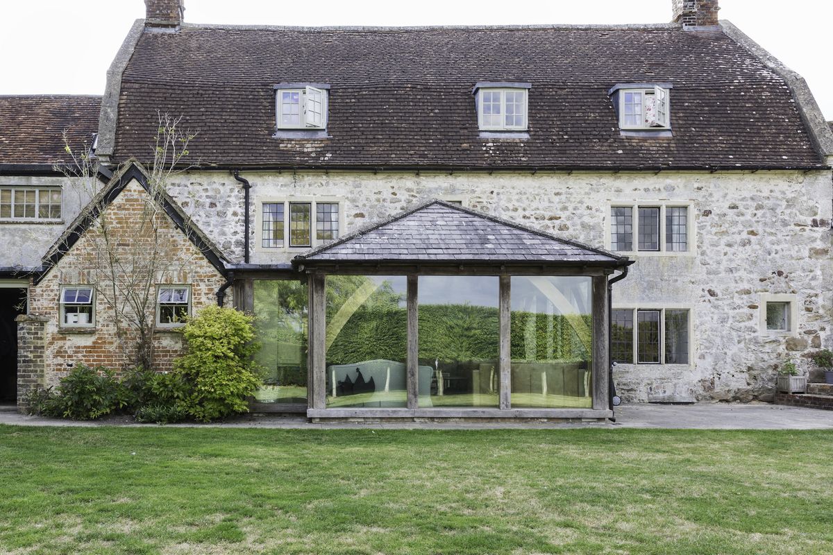 Hipped Roof Extensions: A Quick Guide to this Roof Style | Homebuilding