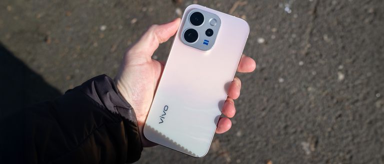 Vivo V70 review: a stylish mid-range phone with an ambitious telephoto ...