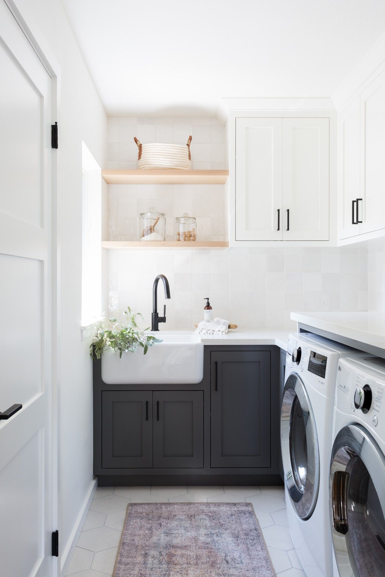9 laundry room cabinet ideas: tips for an organized space | Homes and ...
