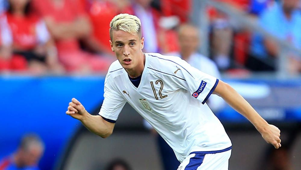 Excited Conti arrives for Milan medical | FourFourTwo