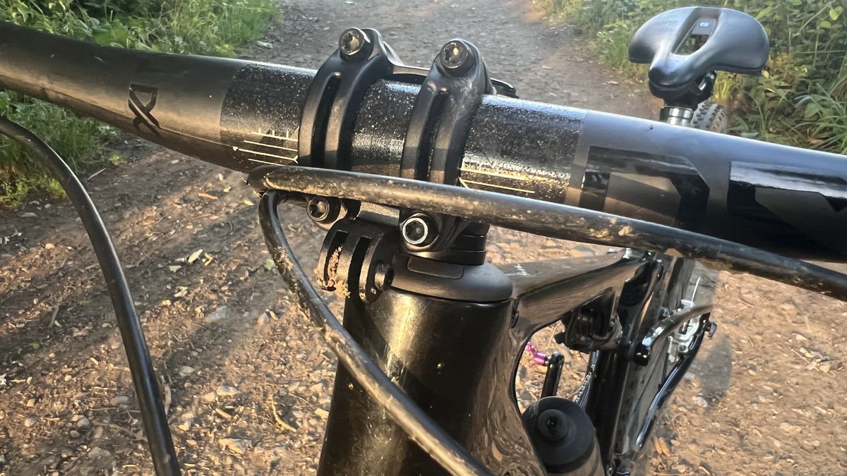 Truvativ Atmos Carbon flat bar and Atmos 7K stem review | Bike Perfect