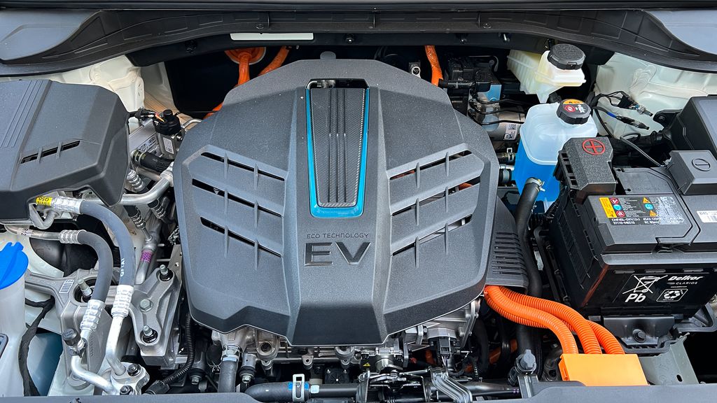 I took a Kia electric car on a 2,000-mile road trip and here's what I ...