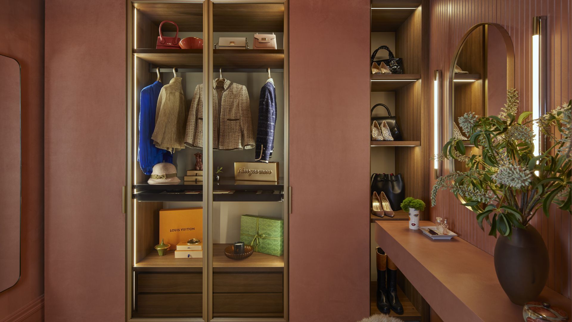 Shared Closet Organization FAQs Answered By the Experts | Livingetc