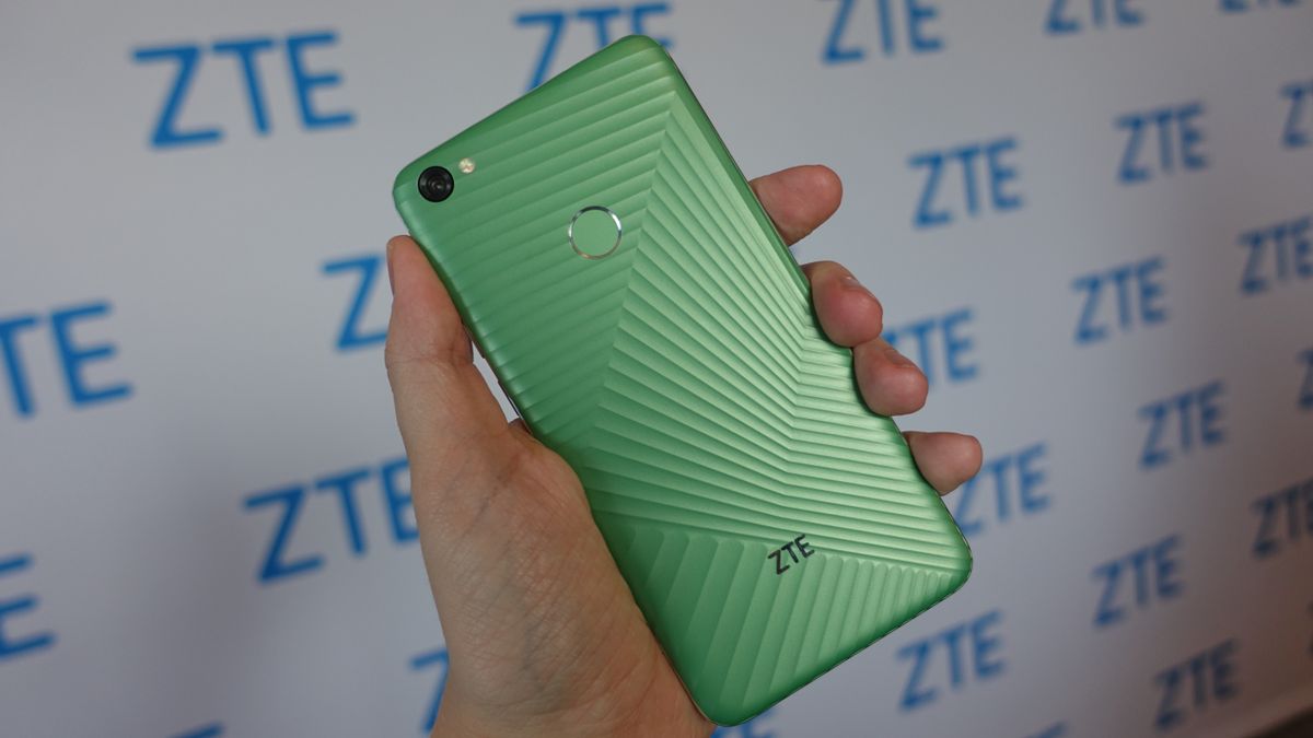 This is ZTE Hawkeye, a crazy, self-adhesive, eye-tracking phone on ...