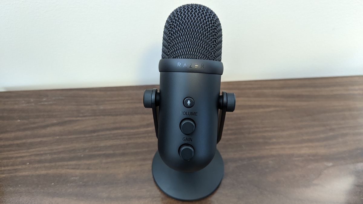 Razer Seiren V2 Pro Review: A compact cardioid mic with some minimal ...