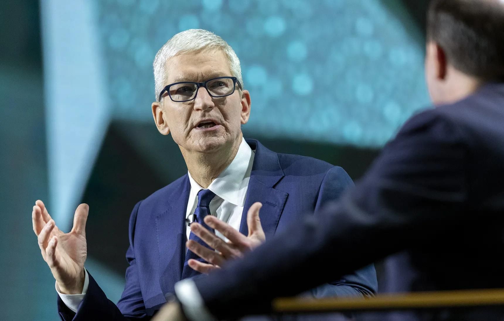 Tim Cook tells Italians 'how great the impact of technology can be' in ...