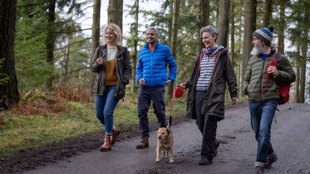 A walking expert suggests making this one tweak to your walks if you ...