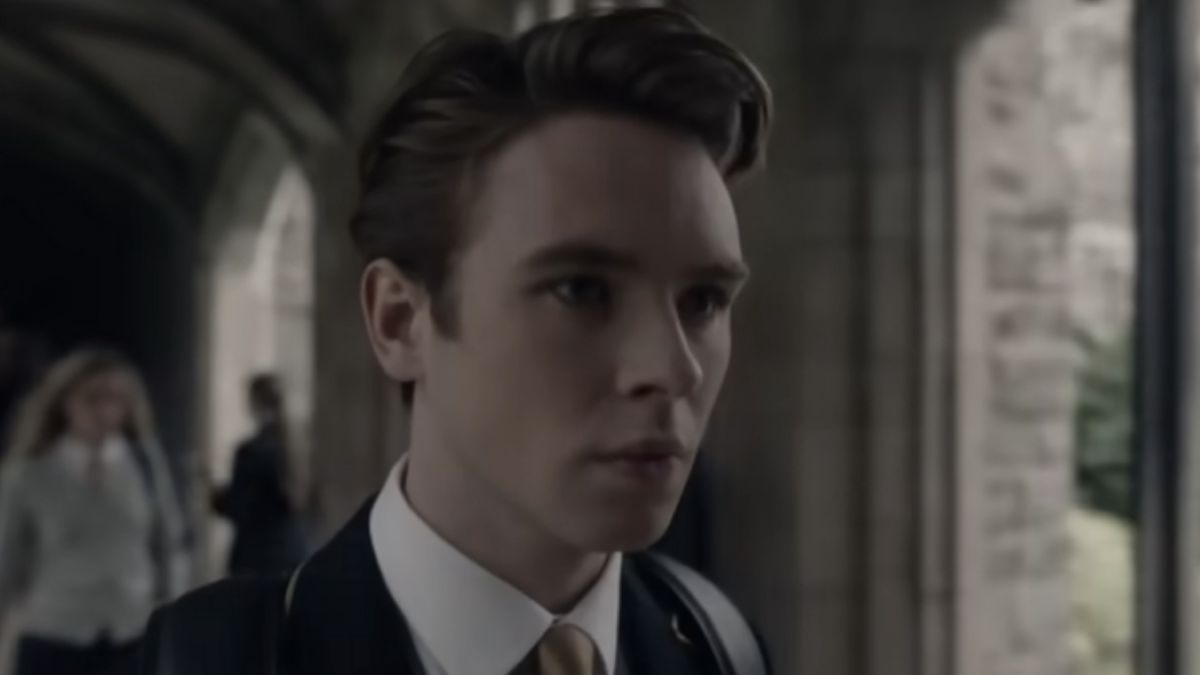 Gotham Knights Cast: Where You've Seen The Stars Of The CW's New DC TV ...