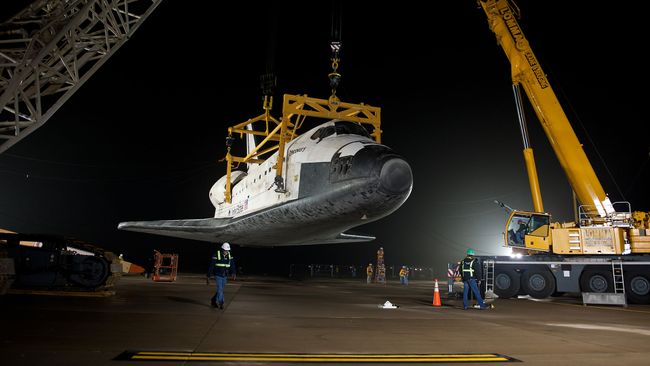 Texas senators: Move space shuttle Discovery from Smithsonian to ...