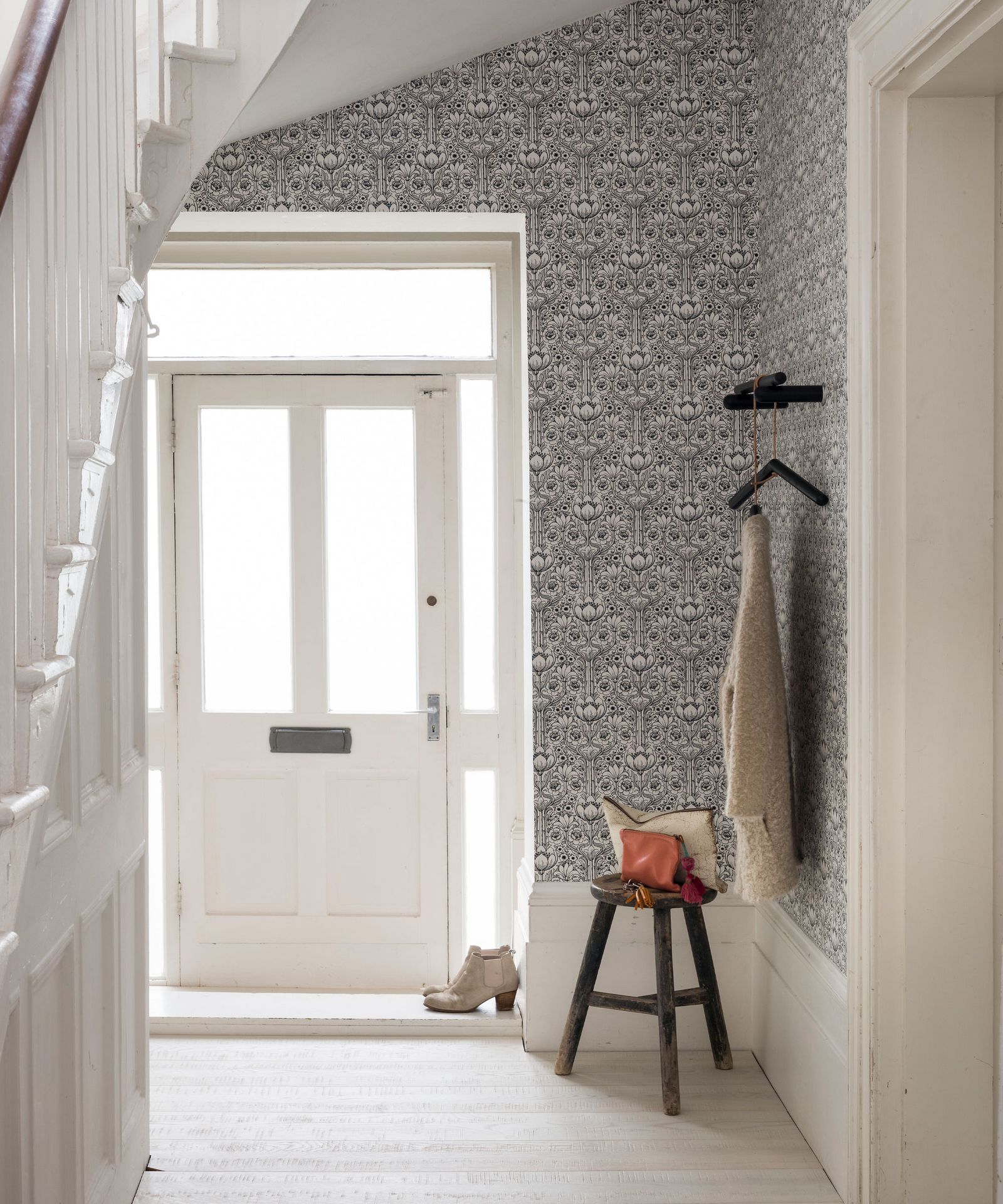 White hallway ideas: 10 ways with white in an entrance hall | Homes and ...