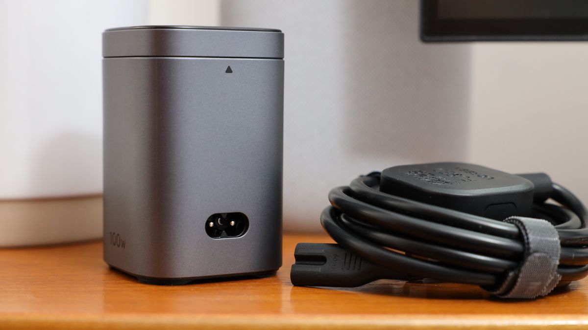 Ugreen Nexode 100W GaN with 15W MagSafe Charging Station review ...