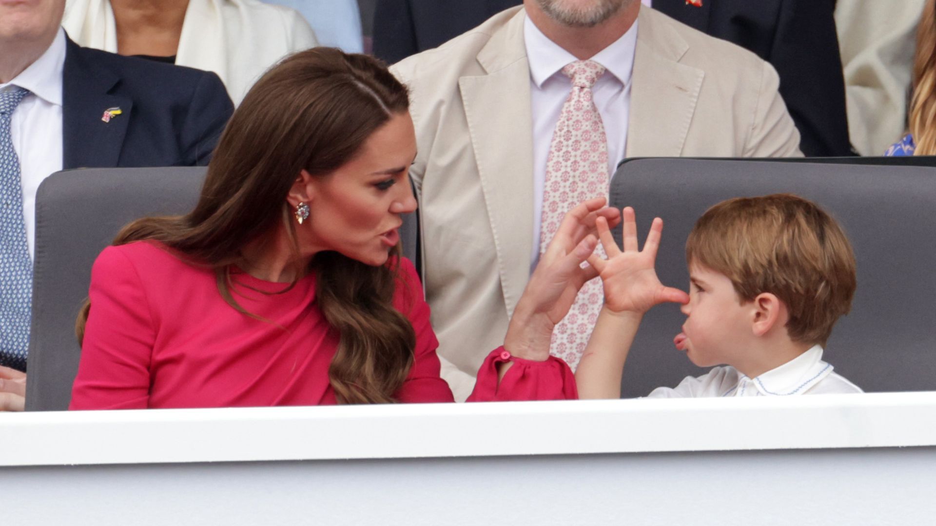 These pics of George, Charlotte, and Louis are getting us through the ...