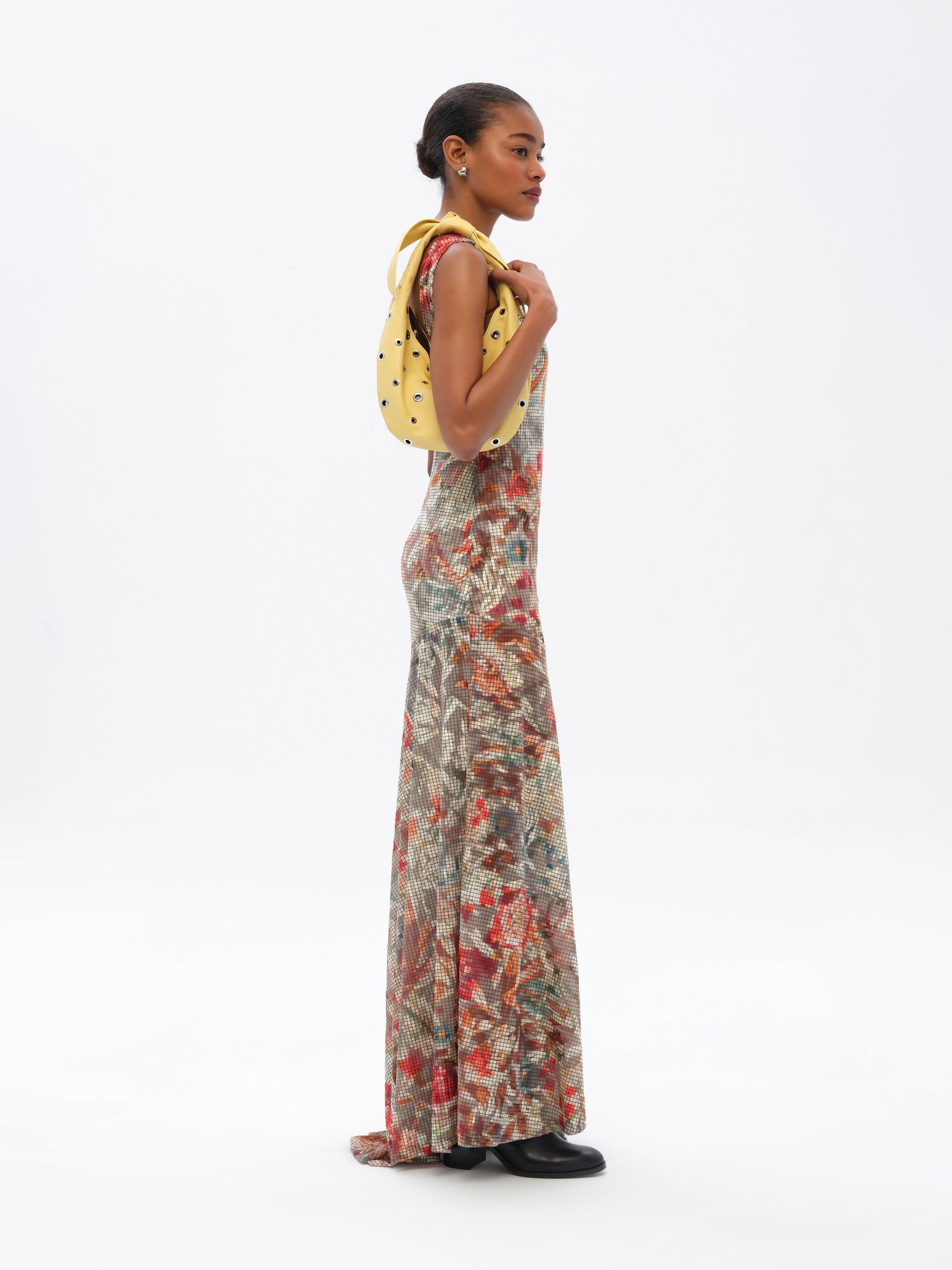 The Butter-Yellow Bag Trend: Why Everyone Is Obsessed | Who What Wear