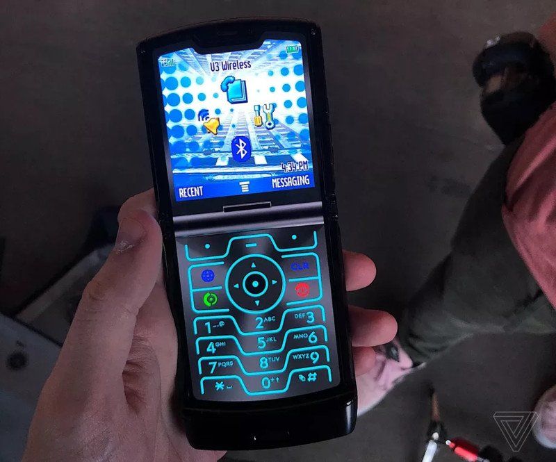 Motorola RAZR has a secret 'Retro RAZR' mode that takes you back to ...