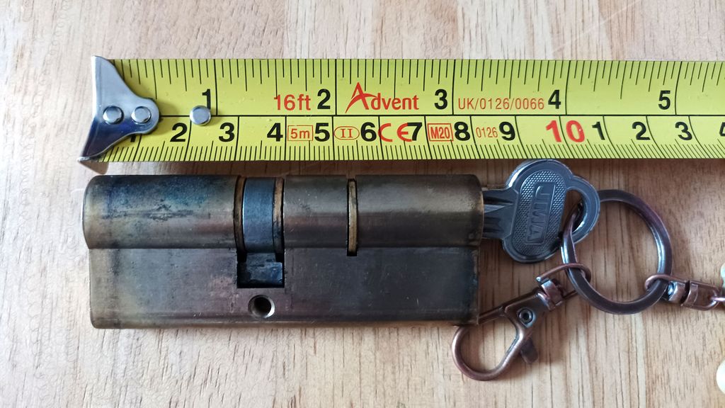 How to change a lock cylinder on a uPVC door in three steps | Homebuilding