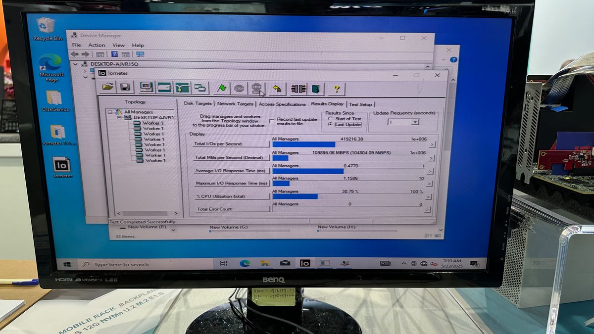 Utran's $3,000 add-in card holds 28 M.2 SSDs and delivers 109 GB/s ...