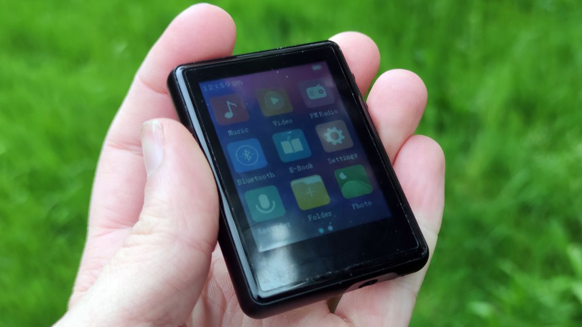 Mechen M3 review: A jack of all trades digital audio player but a ...