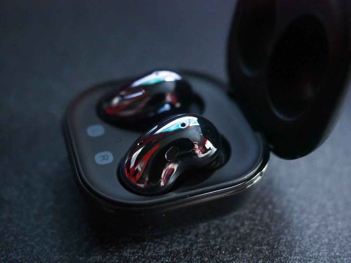 Samsung Galaxy Buds Live earbuds review: Are these pricey Bluetooth ...