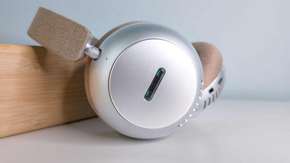 I just tested these headphones powered by vacuum tubes — and they sound ...