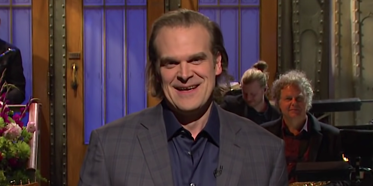 How The Simpsons Landed David Harbour For The Season 32 Premiere ...