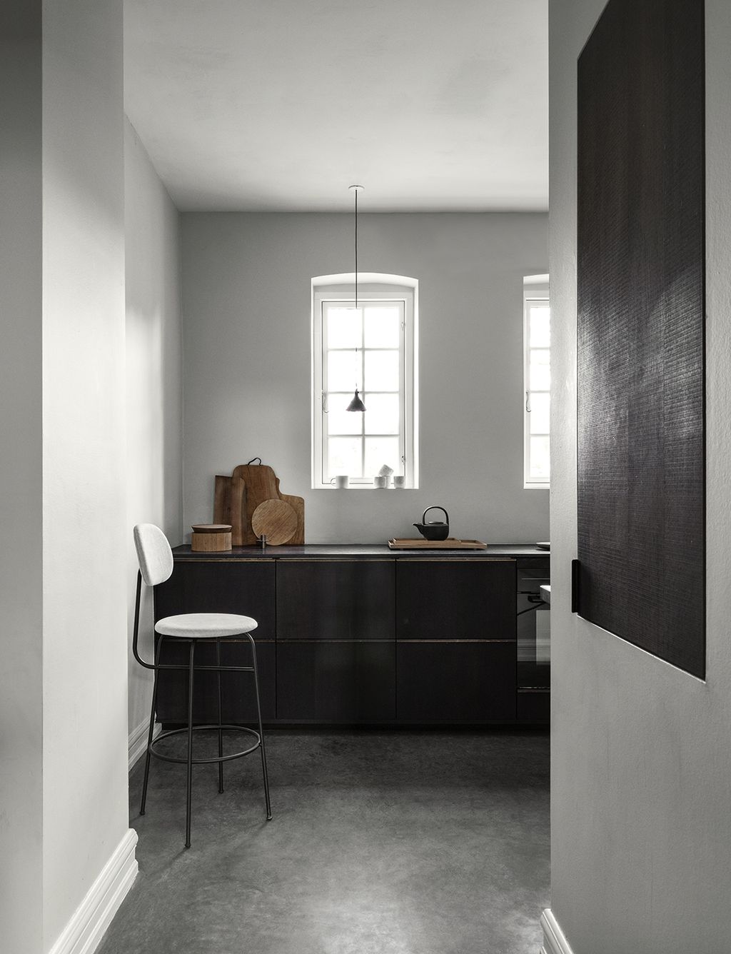 This calming house shows how to be minimalist and have stuff | Livingetc