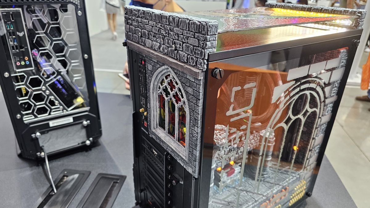 Coolest Case Mods of Computex 2023: Alien Facehuggers, Motorcycles and More | Tom's Hardware