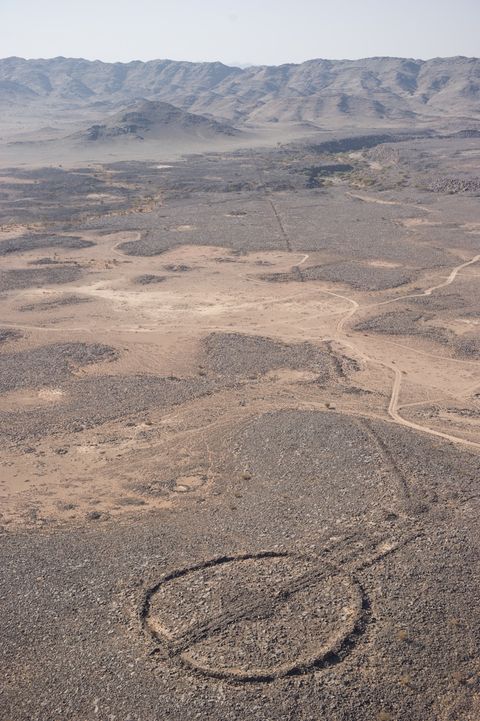 Spectacular Images Reveal Mysterious Stone Structures in Saudi Arabia ...