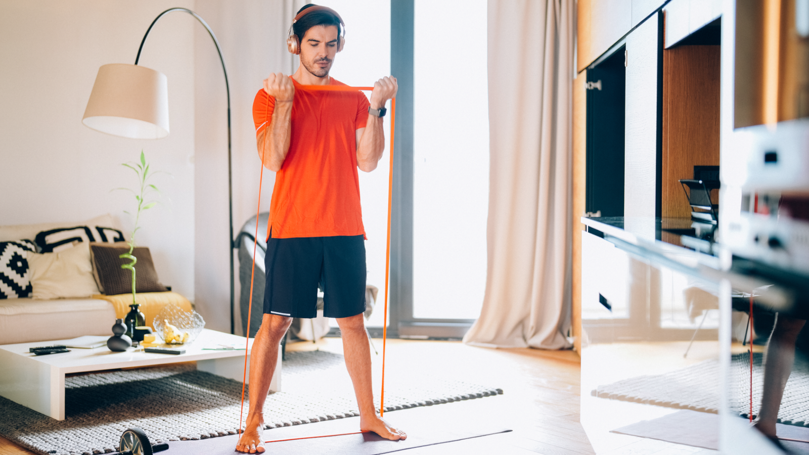 Build a defined upper body using one resistance band and these eight ...