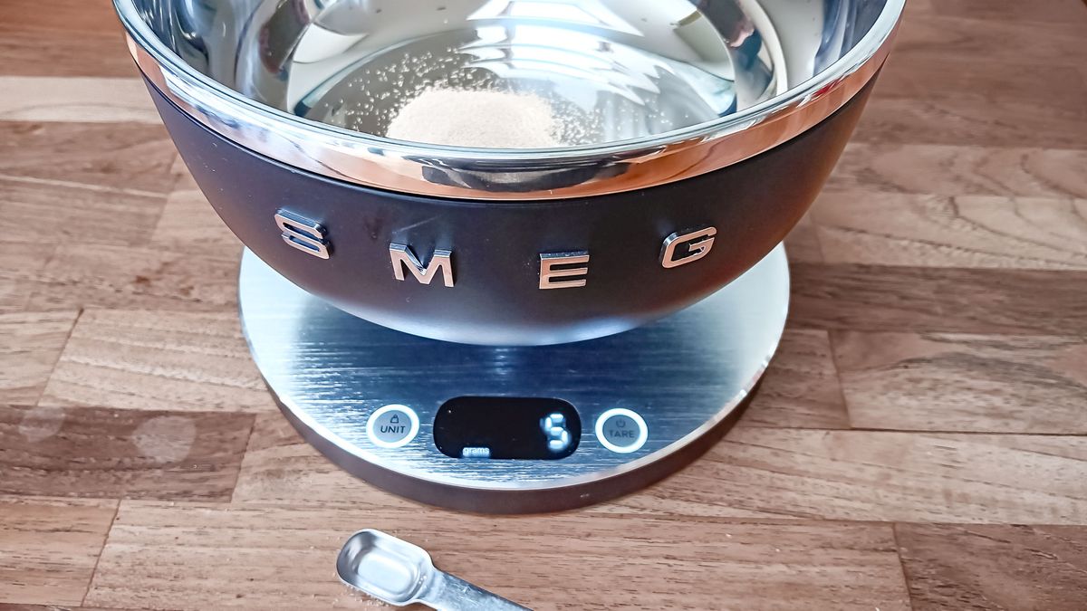SMEG Contemporary Kitchen Scales review | Tom's Guide