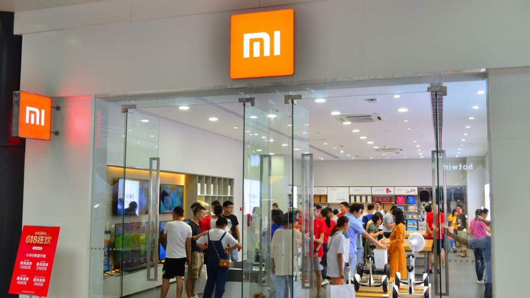 Poco, iQoo plan more brick-and-mortar stores in India - what's ...