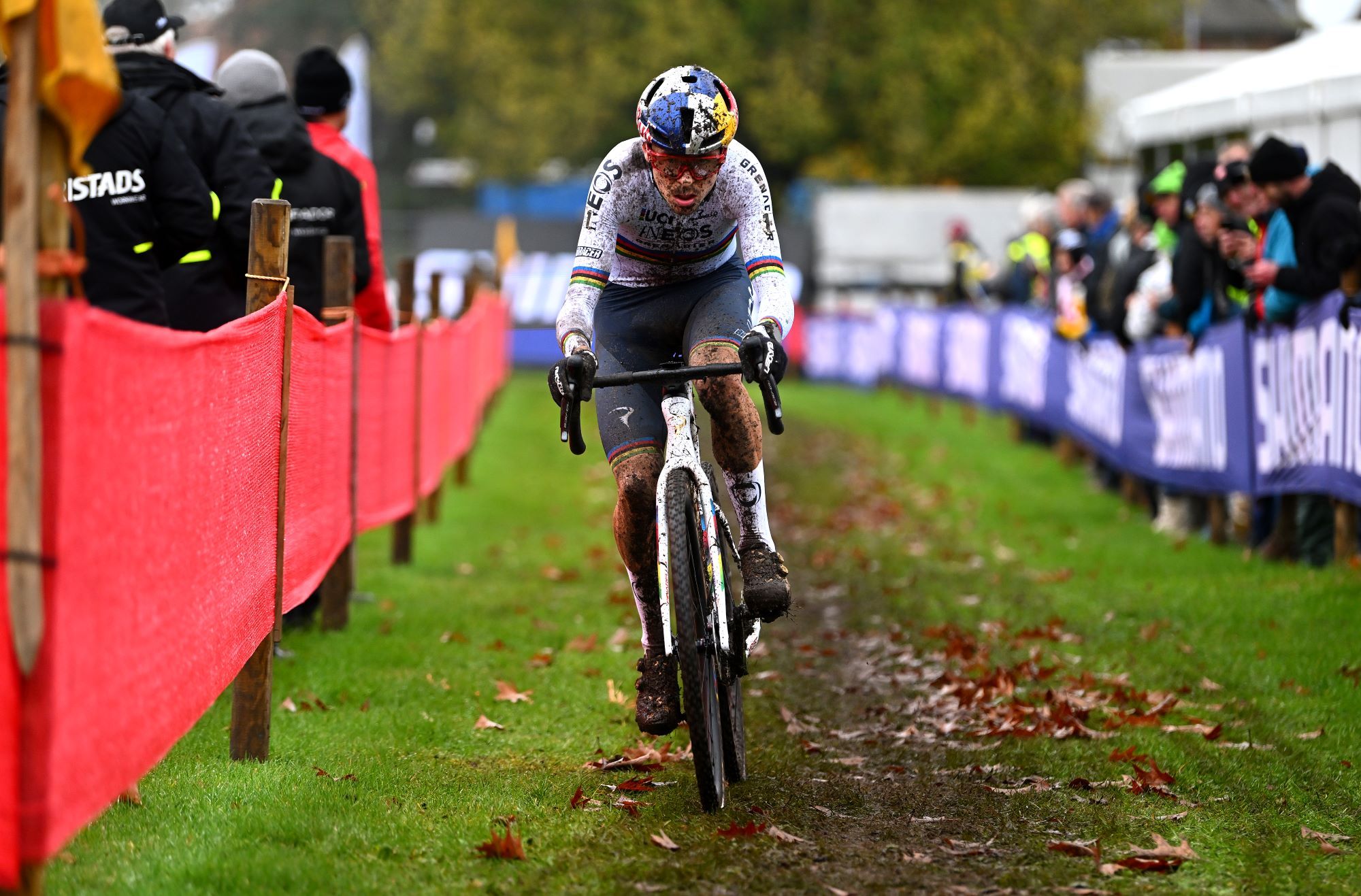 Tom Pidcock, Wout van Aert and Mathieu van der Poel in first three-way ...