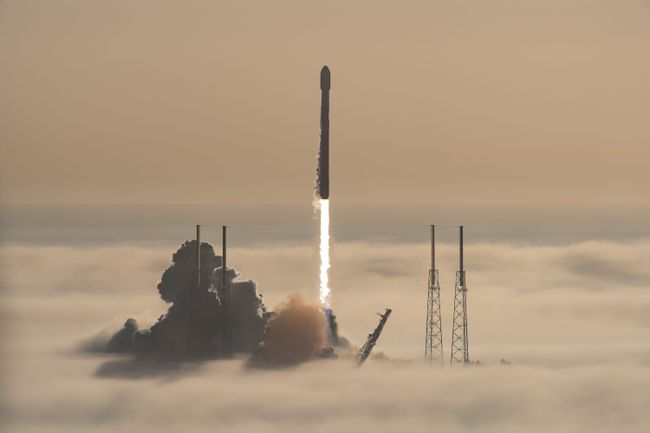 SpaceX to launch its next Starlink fleet and 2 BlackSky satellites ...