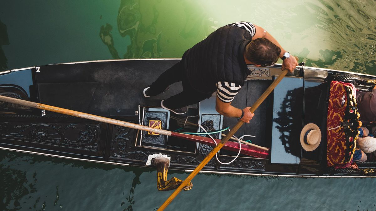 I just bought a new lens to revive my 9-year-old Fujifilm X-T1 ...