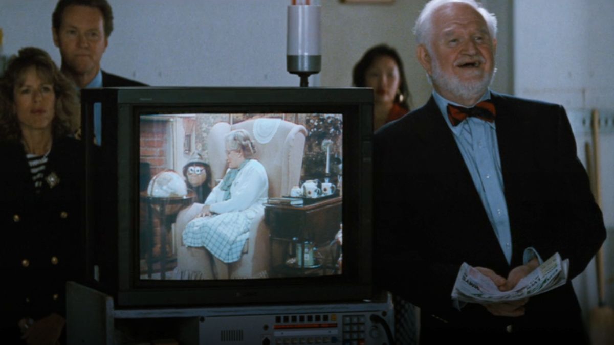 I Love Mrs. Doubtfire But There Are Some Issues I Just Can't Overlook ...