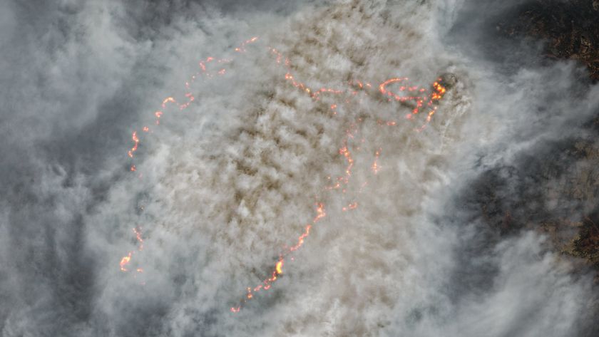 California's Caldor Fire seen from space in harrowing satellite images ...