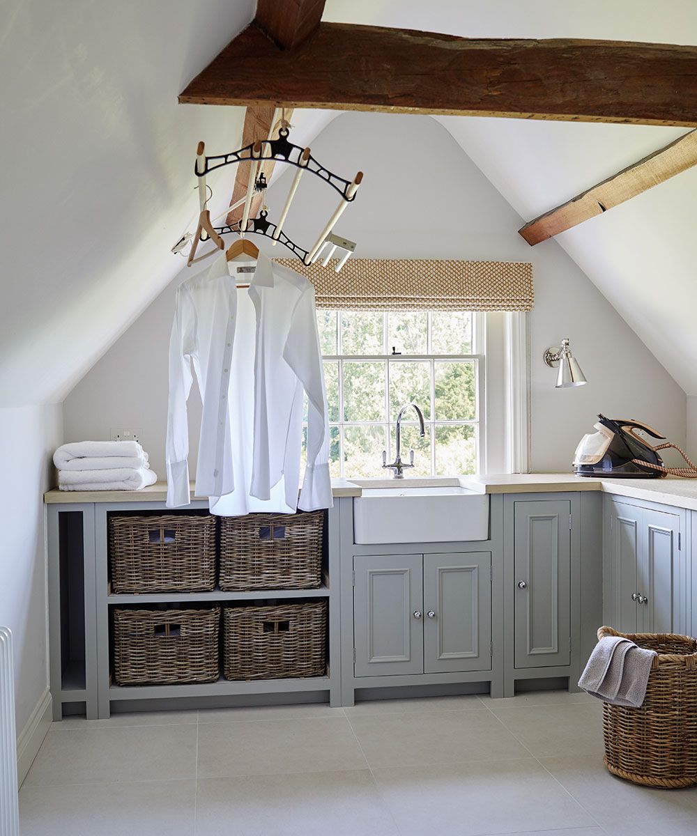 Enjoy this house in the Surrey hills, designed by studio Sims Hilditch ...