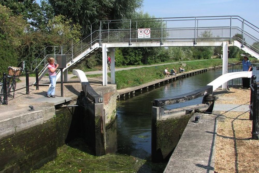 Tacks found on Cambridge towpath believed to have been spread ...