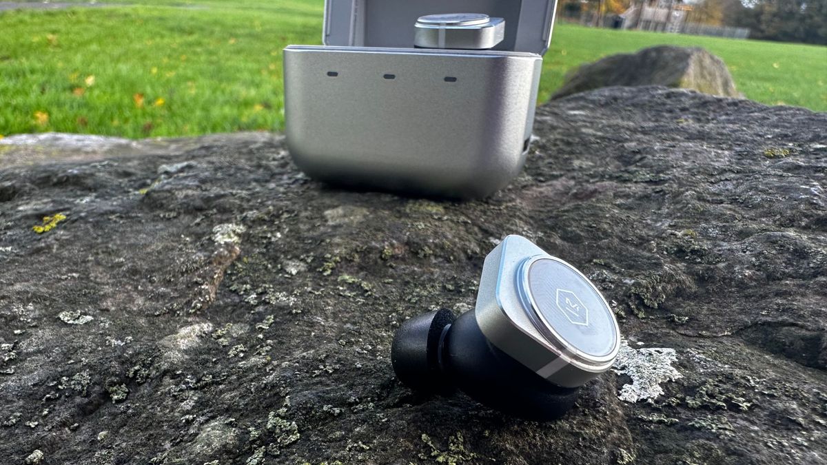 Master & Dynamic MW09 review: Premium earbuds that are worth every cent ...