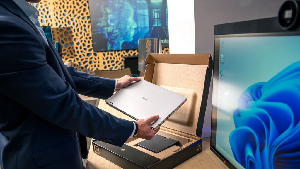 Secondhand laptops go mainstream as chip shortages squeeze new PC ...
