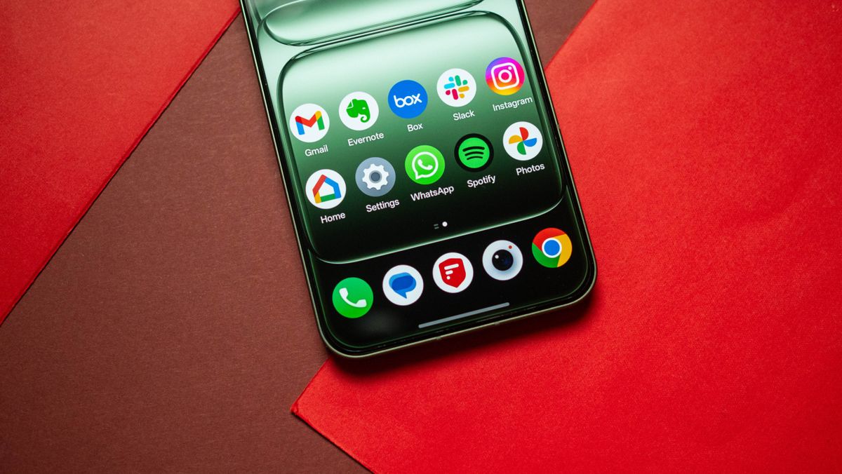 OnePlus 13s review: The compact iPhone clone you never wanted | Android ...