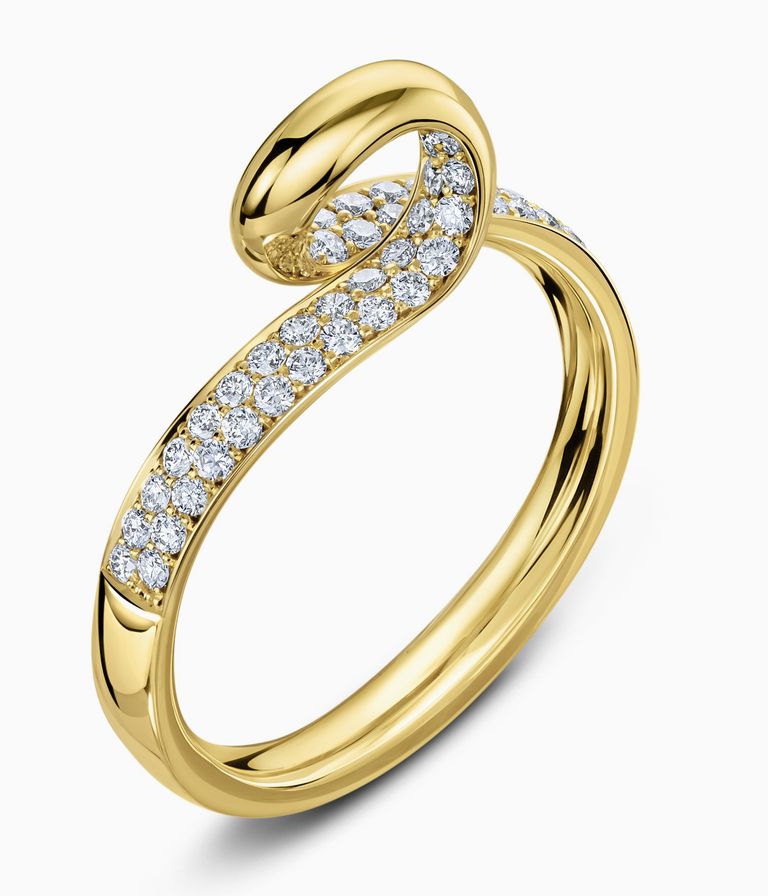 Alternative engagement ring with an edge | Wallpaper