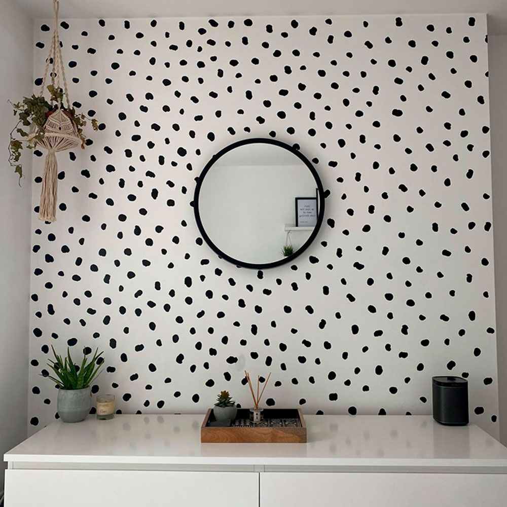 Homeowner uses potato printing hack to create bespoke feature wall ...