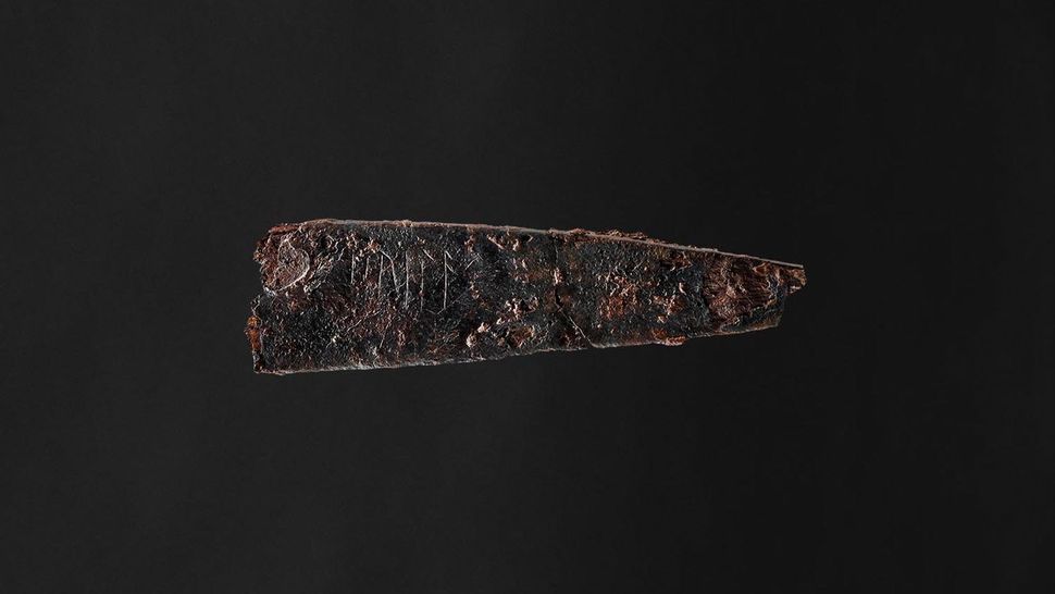 Denmark's oldest runes inscribed on ancient knife | Live Science