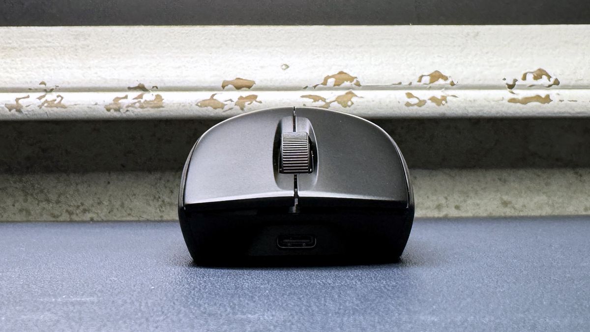 Corsair M75 Wireless Review: Buttons on both sides | Tom's Hardware